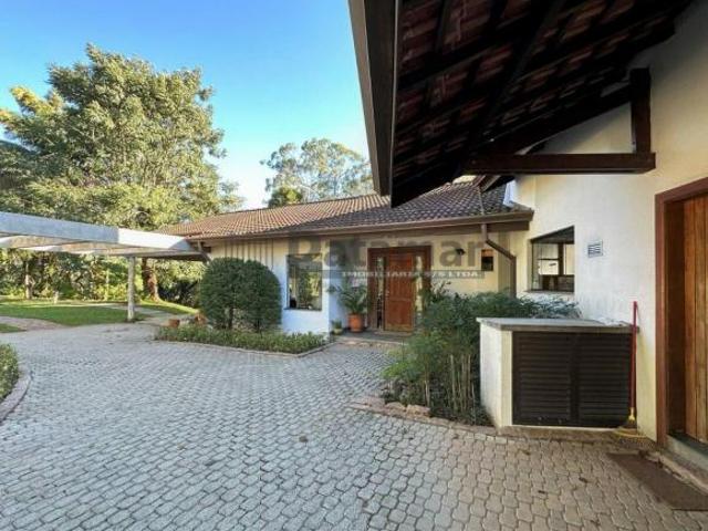 Fazendinha Casa em terreno de 10.490m² Ideal para MORAR ou INVESTIR!