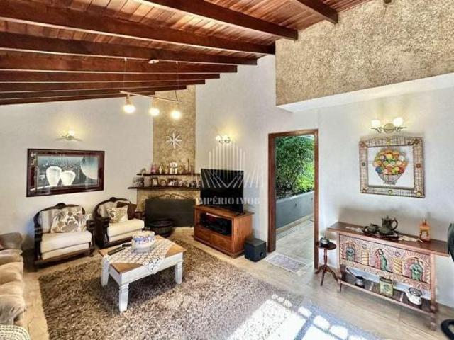 Fazendinha TÉRREA! PORT. FECHADA, 3sts, piscina, gourmet!