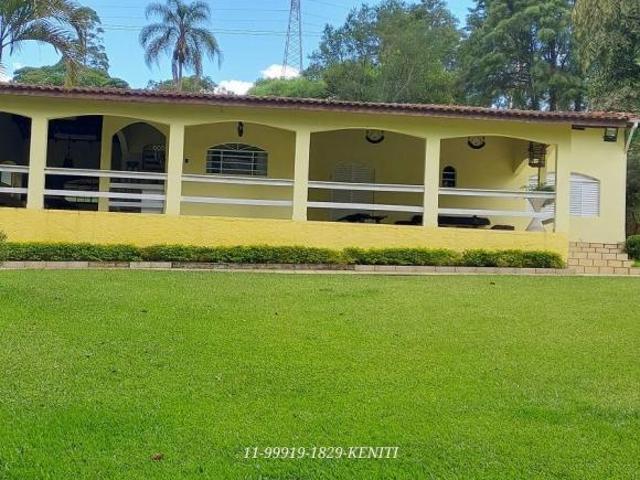 Fazendinha 30.000m², lagos, campo futebol, baias, 2 drms, varanda, árvores, sossego, tranquilidade