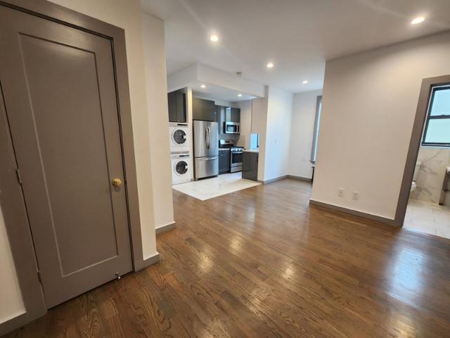FEMALE ONLY REQUESTED IN ALL FEMALE APARTMENT W/D