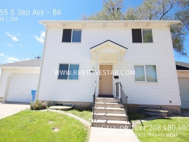 Female Student Housing Room Available! Visit rentfivestar.com for details