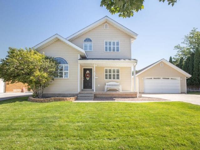 FEMALE STUDENT ROOMS FOR RENT — PRIME CEDAR CITY L