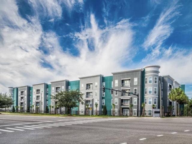 Female Sublease Available Aug.24