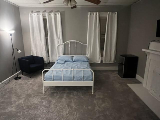 Female preferred Rooms for rent $650 $750