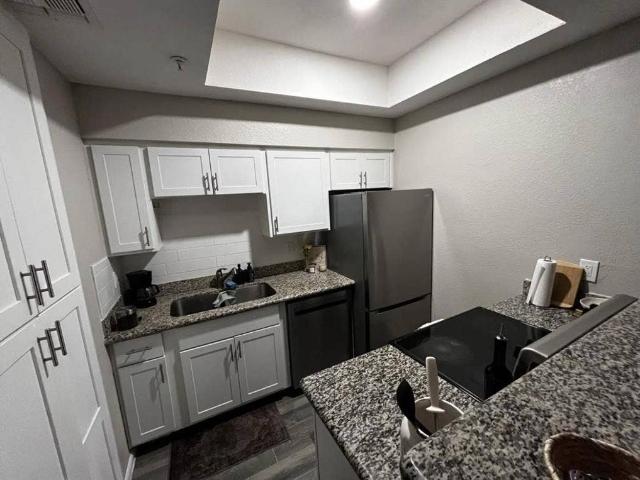 Female R private bed/ba scottsdale