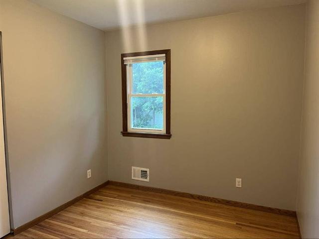 FEMALE roommate only available 8/1