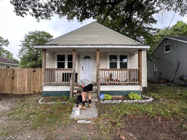 Female roommate needed