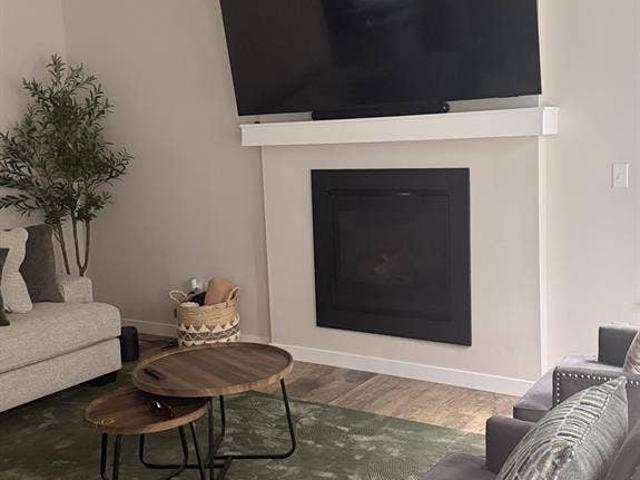 Female roommate needed
