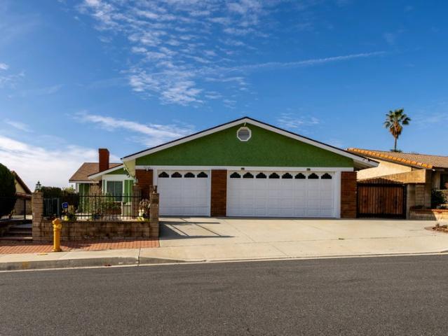 Female Roommate Wanted – Furnished Room in Duarte