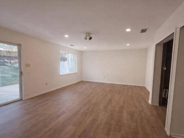 Female Roommate Wanted