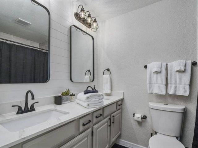 FEMALE ROOMATE WANTED