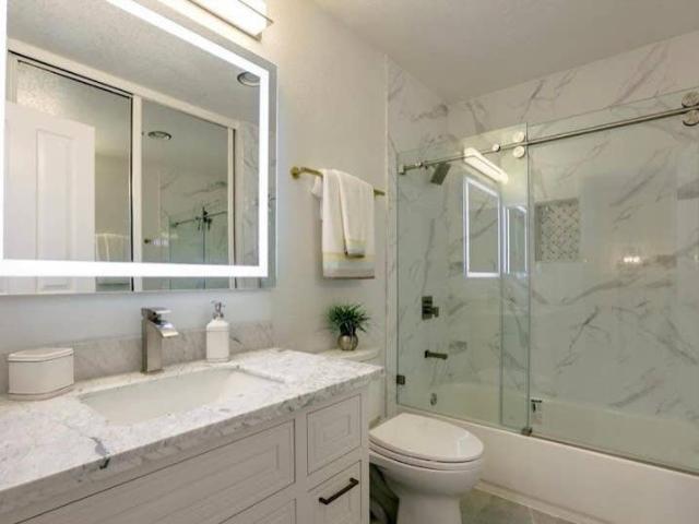 Female tenants only Room for rent