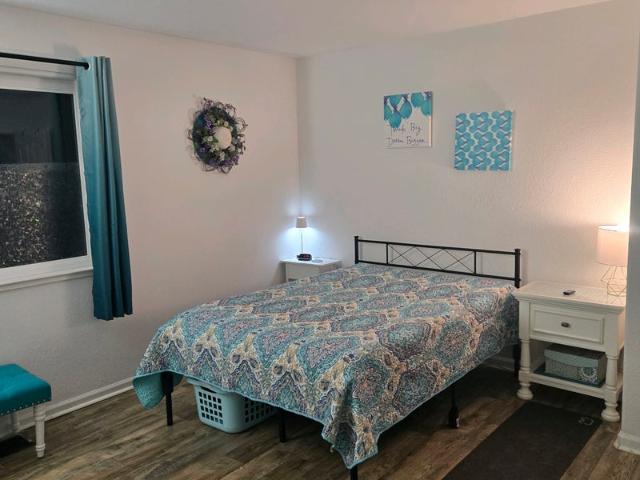 FEMALES–CLEAN, SAFE, QUIET Room Drama Free w Gar