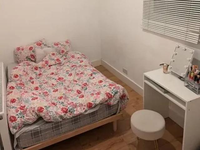 Femaura, 458 Hornsey Road, London, N19 4HF, United Kingdom | 1 bed house for rent #140658274 | Rentberry