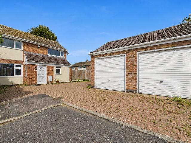 Fenton Close, Oadby LE2, 4 bed semi detached house to rent, £1,400 pcm | PrimeLocation