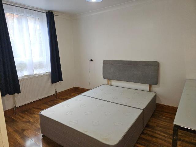 Fenton Close, London SW9, 1 bed flat to rent, £1,750 pcm | PrimeLocation