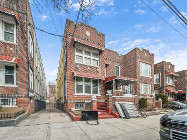 Fenton Ave