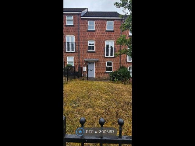 Fenton Gate, Leeds LS10, 3 bed detached house to rent, £1,400 pcm | PrimeLocation