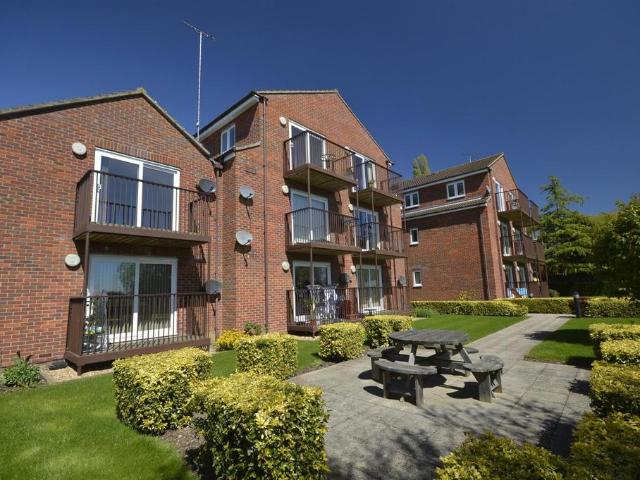 Fenview Court, CB4 2 bed apartment to rent £1,550 pcm £358 pw