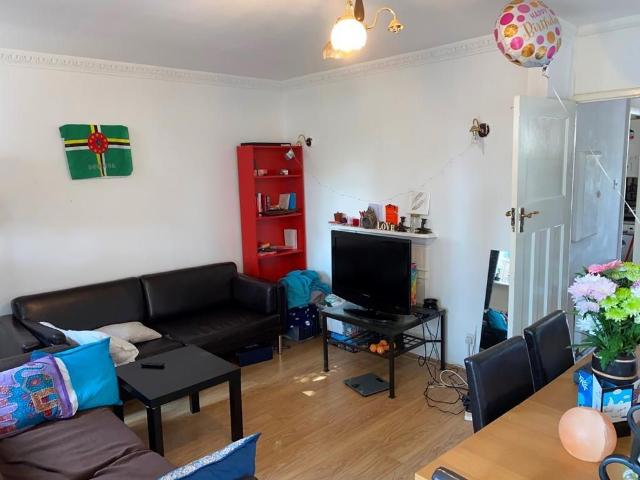 Fenwick Place, London SW9, 3 bed maisonette to rent, £3,000 pcm | PrimeLocation