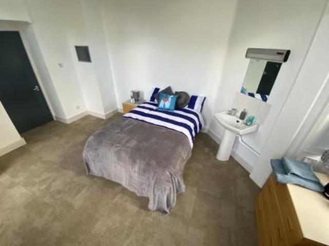 Fenham Hall Drive, Newcastle Upon Tyne NE4, Room to rent, £412 pppm | PrimeLocation