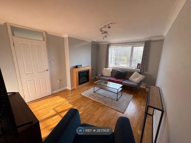 Fenimore Court, Radcliffe On Trent, Nottingham NG12, 2 bed maisonette to rent, £960 pcm | PrimeLocation
