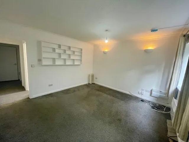 Fenn Court, Cobbett Road