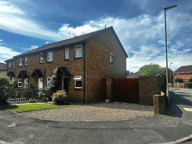 Fennel Gardens, Lymington 2 bed end of terrace house to rent £1,395 pcm £322 pw