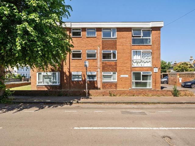 Fenners Court, Worthing BN11 1 bed flat to rent £1,050 pcm £242 pw