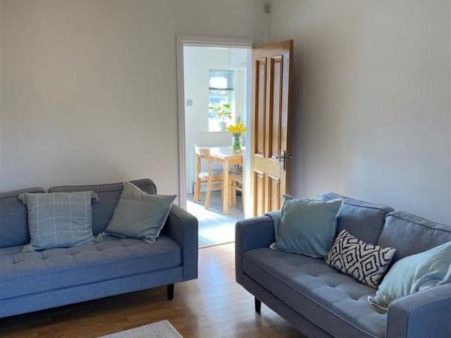 Featherbank Terrace, Horsforth, LS18 4QW