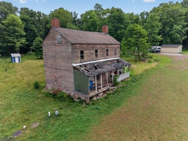 Featherbed Ln, Raritan, Farm House For