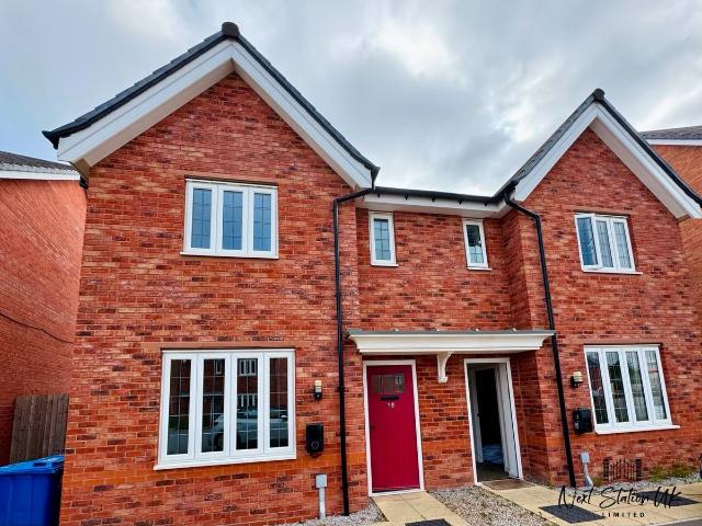 Featherstone Crescent, Heald Green, Cheadle SK8, 3 bed semi detached house to rent, £1,900 pcm | PrimeLocation