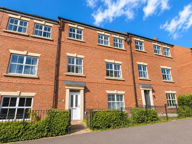 Featherstone Grove, Newcastle Upon Tyne NE3, 5 bed town house to rent, £1,800 pcm | PrimeLocation