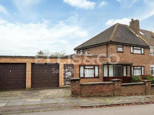 Featherstone Road, Mill Hill, 3 Bedroom Semi detached