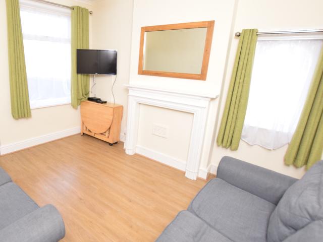 Fearon Street Room 3