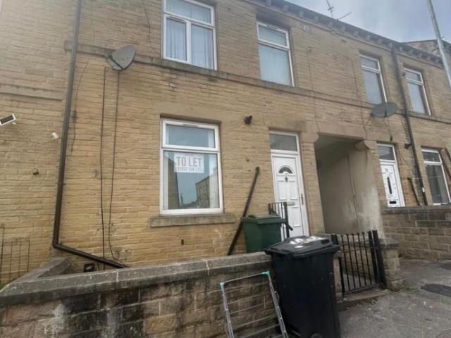 Fearnside Street, Bradford BD8, 3 bed terraced house to rent, £850 pcm | PrimeLocation