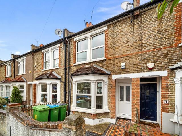 Federation Road, Abbey Wood, SE2 2 bed terraced house to rent £1,975 pcm £456 pw