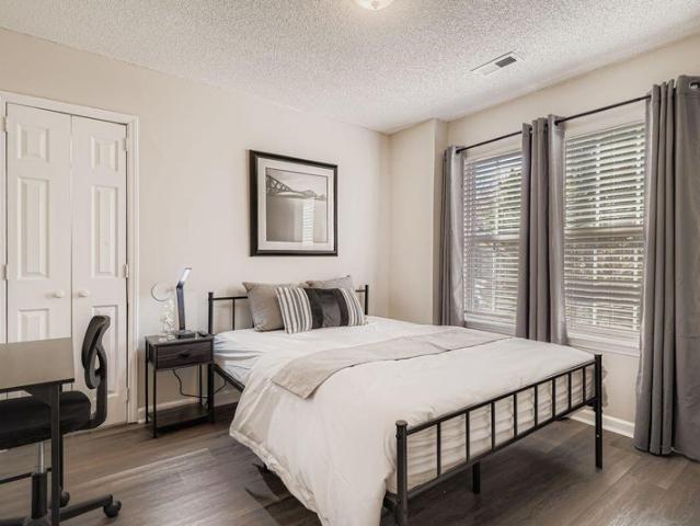 Feel at home in Osage Circle |Modern Comfort Meet