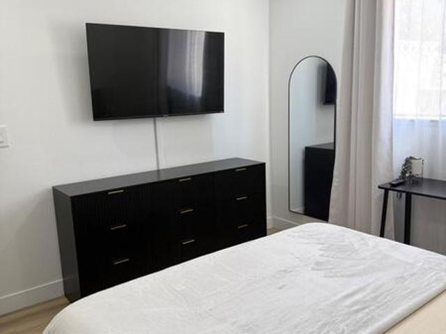 Feel At Home in Las Vegas: Comfortable, Quiet Rooms in a Newly Renovated Home Near The Strip