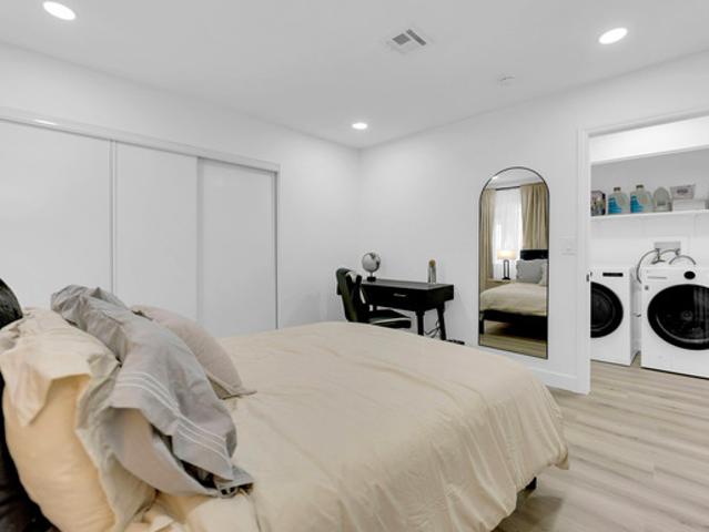Feel At Home in Las Vegas: Comfortable, Quiet Rooms in a Newly Renovated Home Near The Strip
