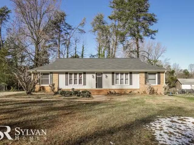 Feel welcome in this charming 3BR 2BA home 3 Augusta Ct