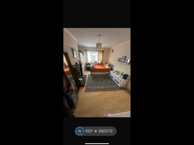 Feltham, Feltham TW14, 5 bed semi detached house to rent, £2,450 pcm | PrimeLocation