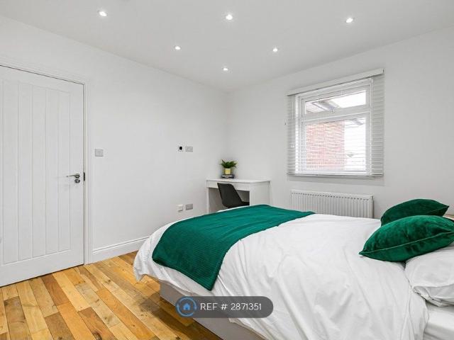 Feltham Road, Ashford TW15, Room to rent, £875 pcm | PrimeLocation