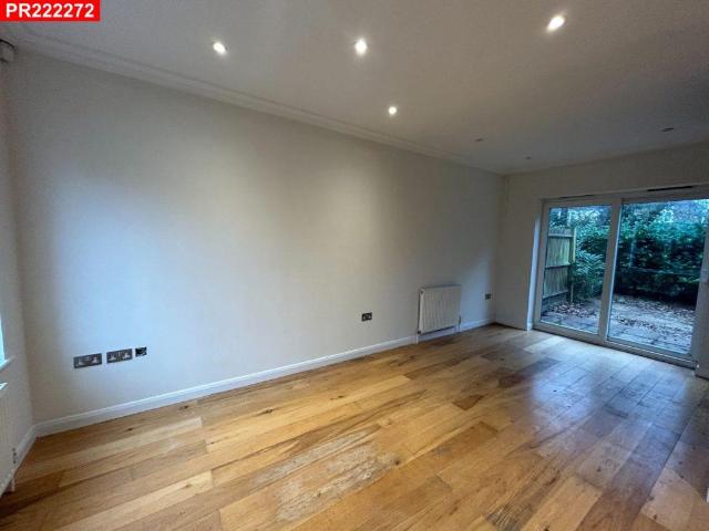 Feltham – 3 Bedrooms House 3 bed house to rent £2,353 pcm £543 pw