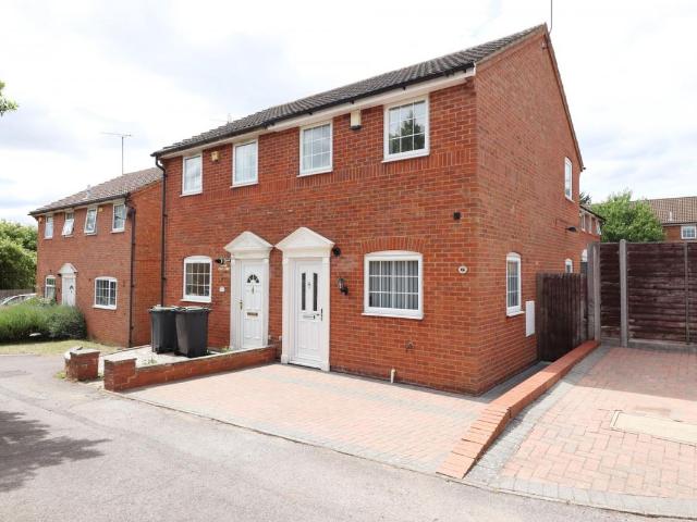 Felton Close, Luton LU2, 2 bed semi detached house to rent, £1,500 pcm | PrimeLocation