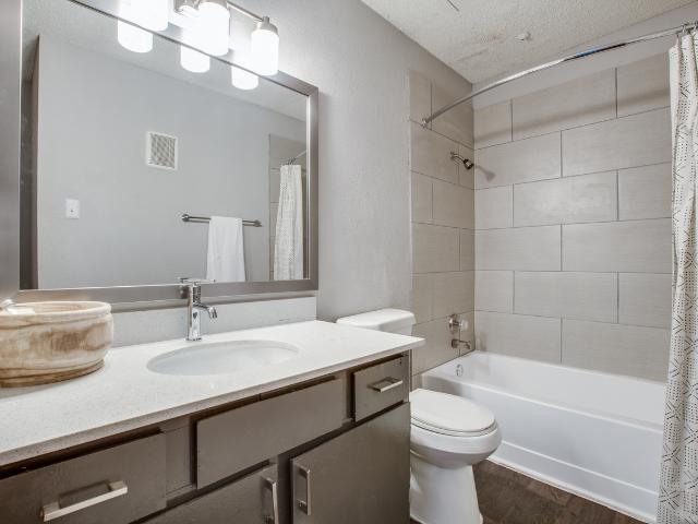 Felix Apartments 2 Bedroom Apartment for Rent at 2004 Sherry St, Arlington, TX 76010