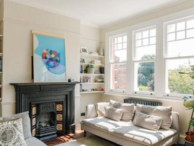 Felix Avenue, London, 3 Bedroom Flat