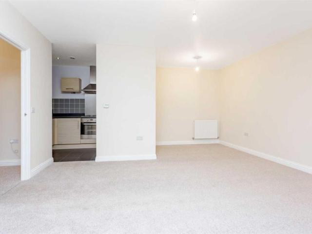 Felix Court Charcot Road Colindale NW9 3 bed flat to rent £2,253 pcm £520 pw