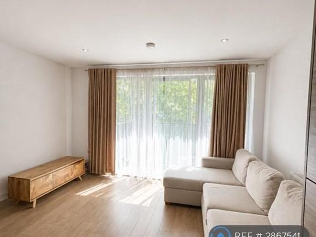 Felix Point, London, E14 1 bed flat to rent £2,100 pcm £485 pw