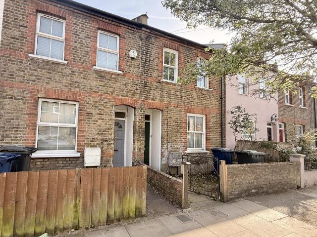 Felix Road, West Ealing, W13 2 bed maisonette to rent £2,200 pcm £508 pw